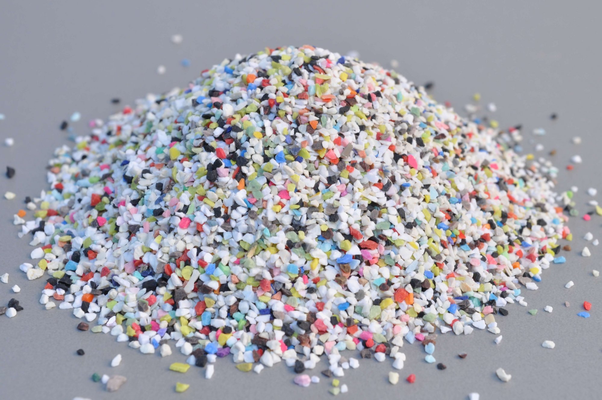 Plastic blasting media